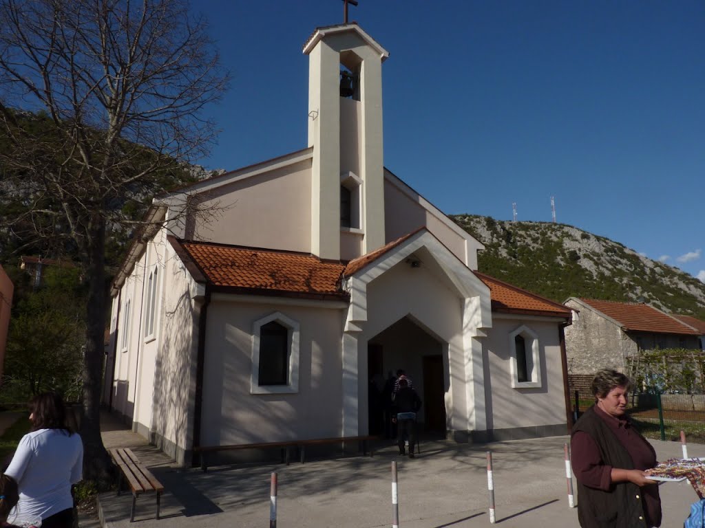 Celebración del domingo de la Divina Misericordia en Surmanci ...